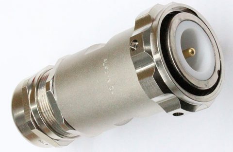 High current and high voltage electrical connectors - Conectores ...